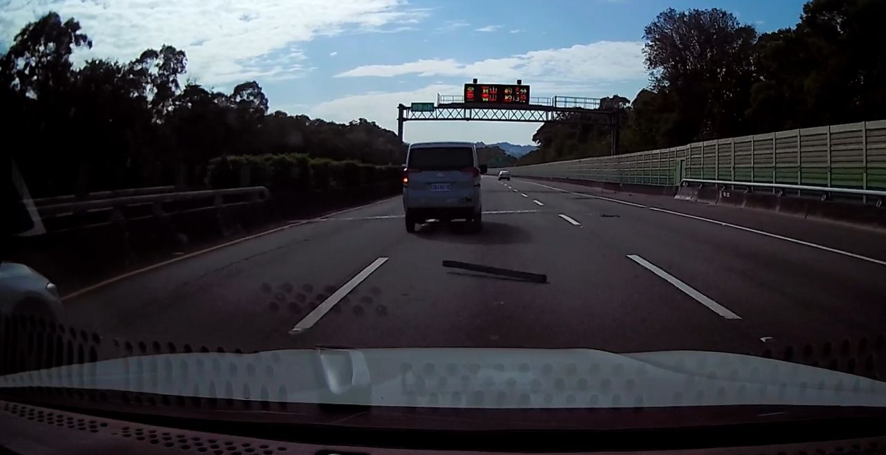 [協尋] 12/23國道三號南下89K行車記錄器 - 看板Gossiping - PTT網頁版